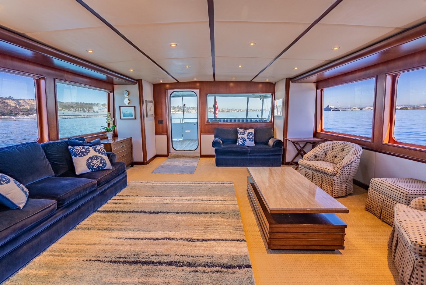 Yacht MY LADY ALASKA, Broward Marine | CHARTERWORLD Luxury Superyacht ...